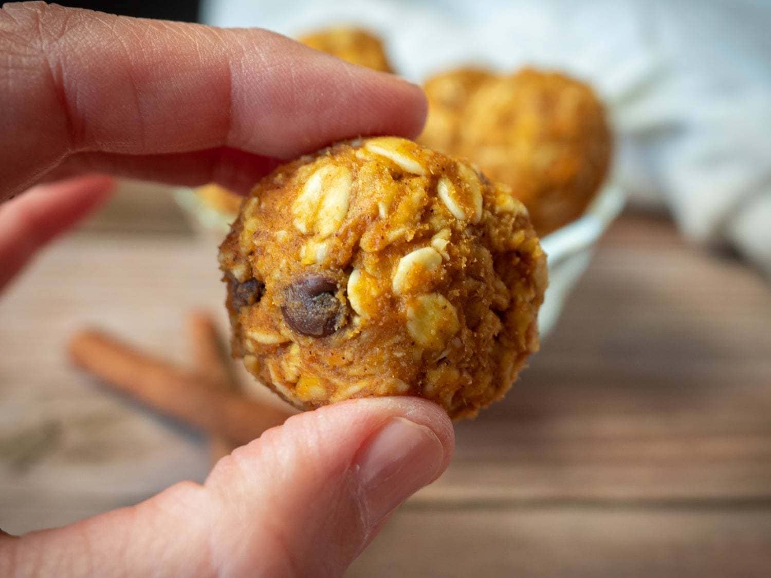 Pumpkin Spice Energy Bites: No Bake Morsels - We Want Veggies